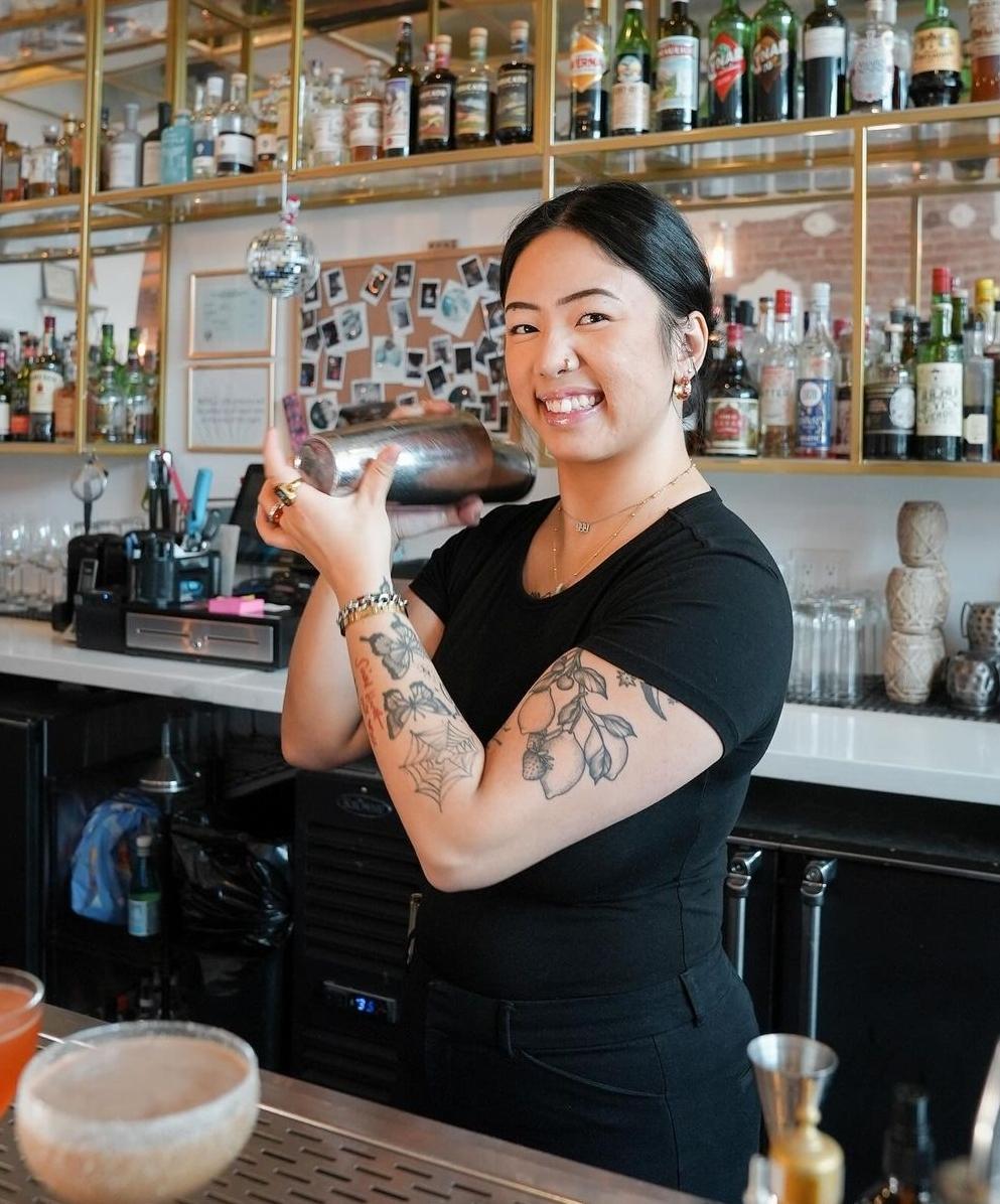 Who is Vlineperol?: Exploring the Innovative World of Bartending with ...